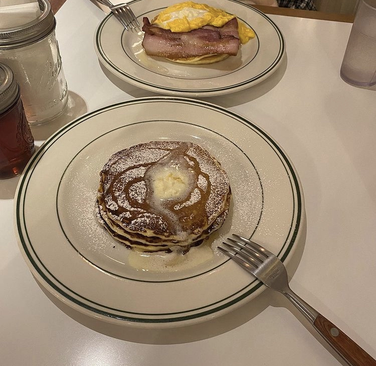 新宿のおすすめパンケーキTOP12！人気のふわふわスフレやランチ向けなど - macaroni