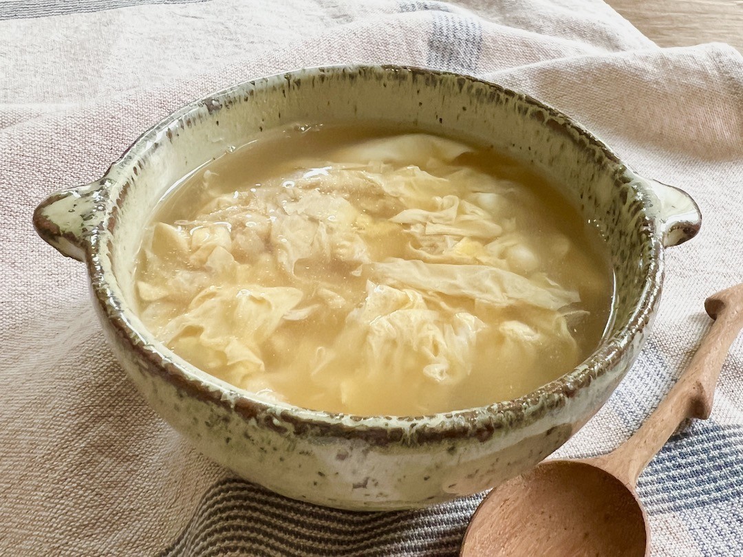 コツは火加減のみ！卵スープをふわふわに仕上げる裏技がTwitterで10万いいね - macaroni