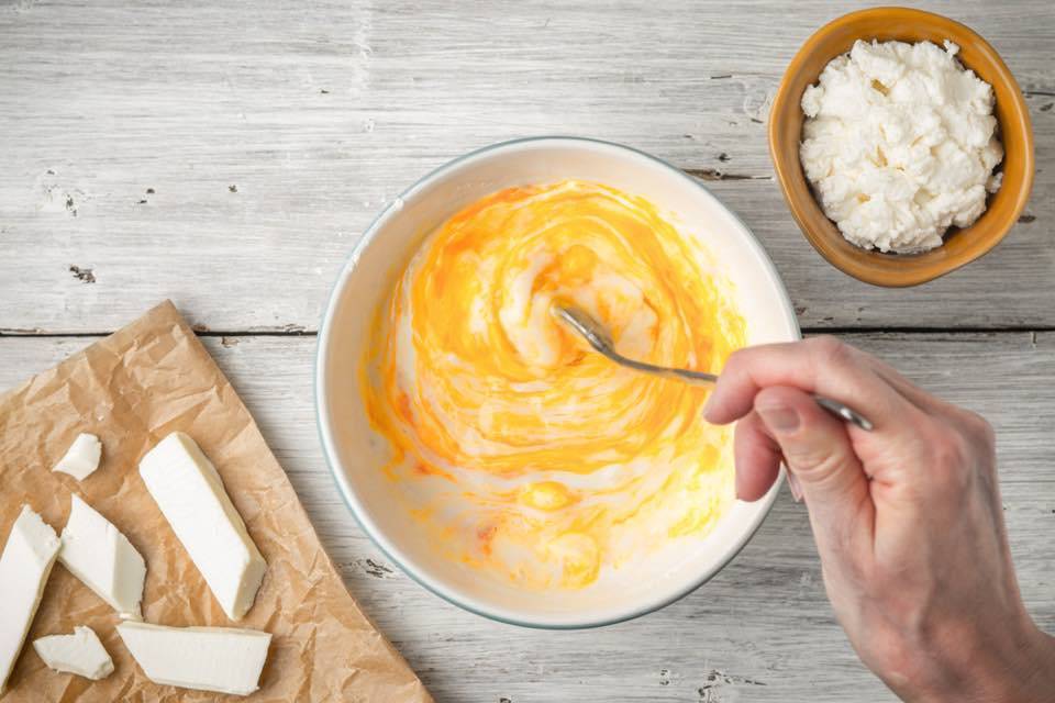 フライドポテトの人気ソースランキングTOP10！一番おすすめの食べ方は？ - macaroni