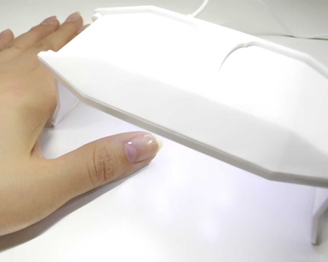 ダイソーの「LEDライト」の使い方をプロが解説！使用感もレビュー - macaroni