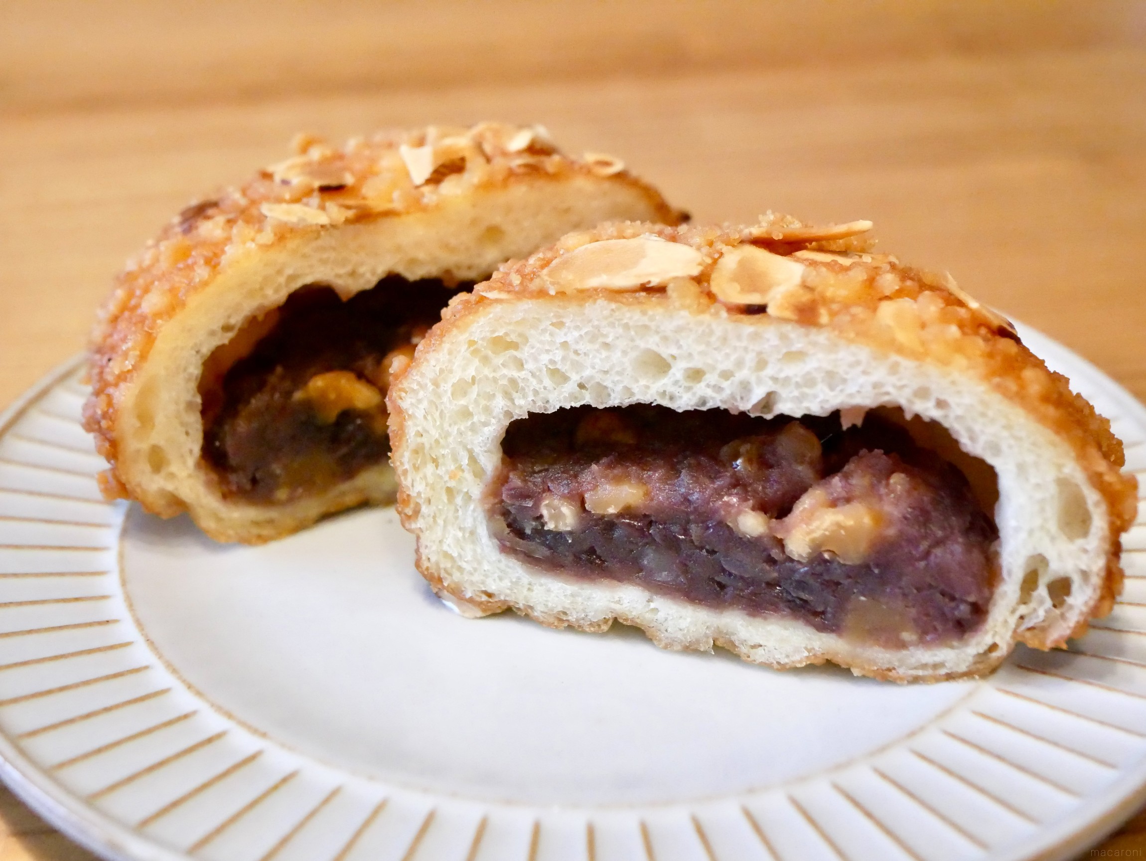 韓国の定番パン「ソボロパン」とは？新大久保「OKUDO大久堂」の商品を食べ比べ！ - macaroni