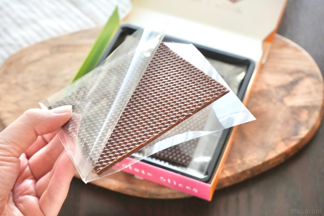 SNSで「トーストが贅沢になる」と話題。ロイズ新作「生チョコスライス」をレポ - macaroni