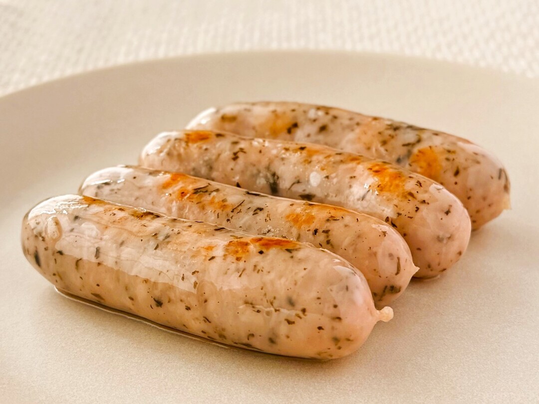 ゆかり®ウインナーがSNSで話題沸騰！その味に「群を抜いておいしい」「考えた人天才」 - macaroni