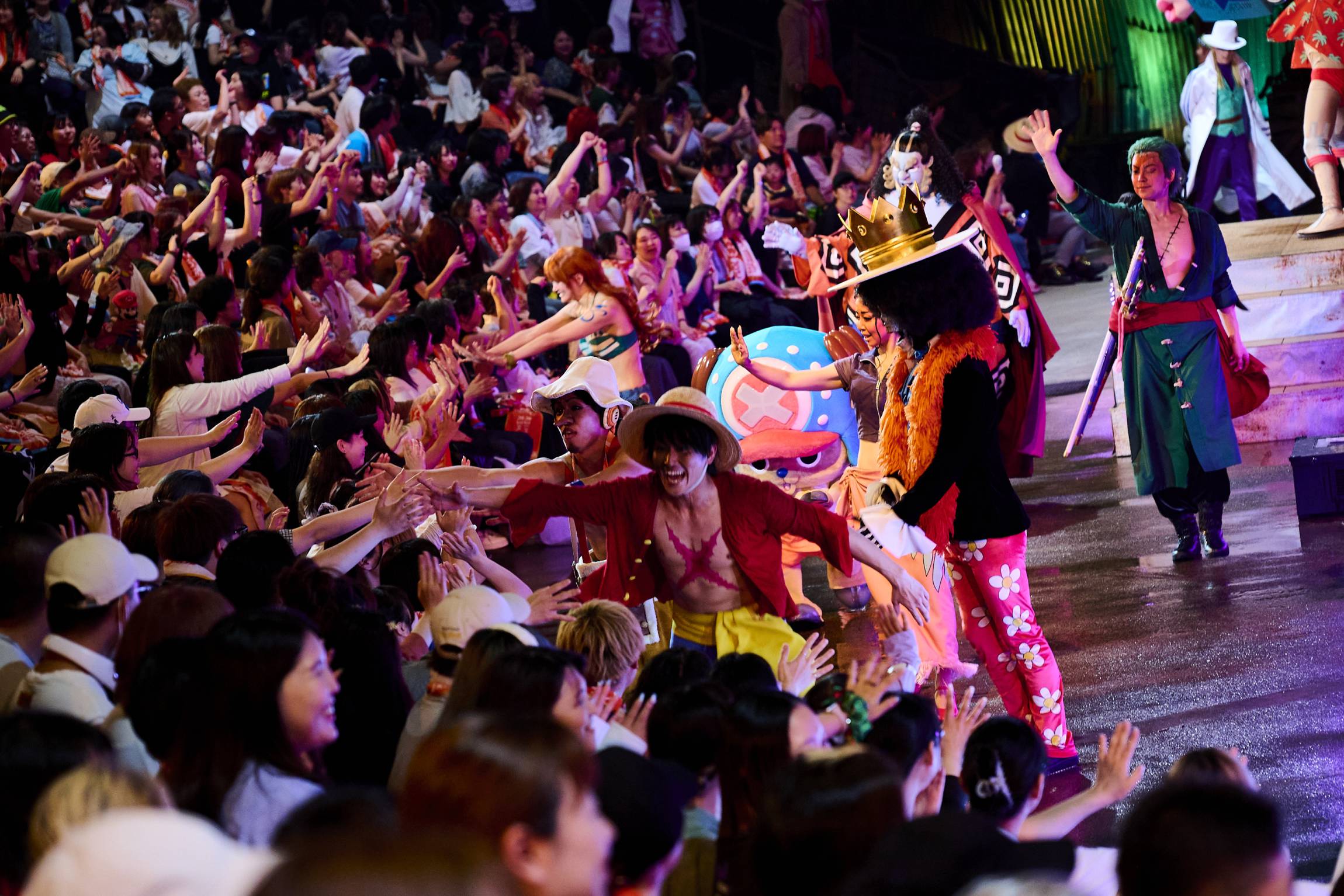 USJ『ワンピース・プレミア・サマー 2025』7/1に開幕！超熱狂＆超興奮のショーをレポ。新作フードやグッズ情報も - macaroni