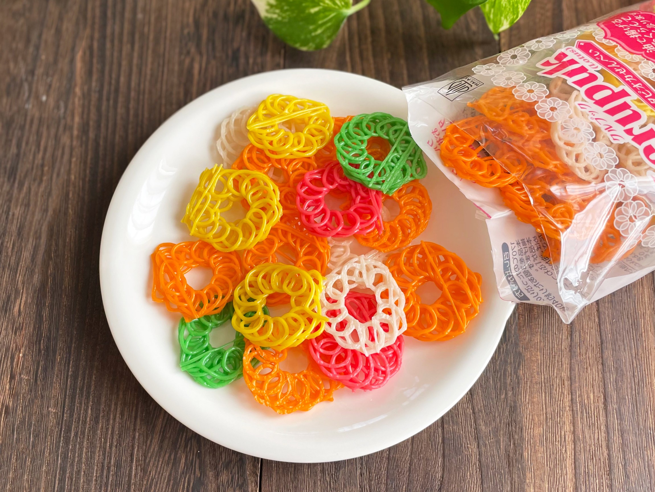 これは楽しい！SNS動画で話題の業務スーパー「クルプック」を作ってみた - macaroni